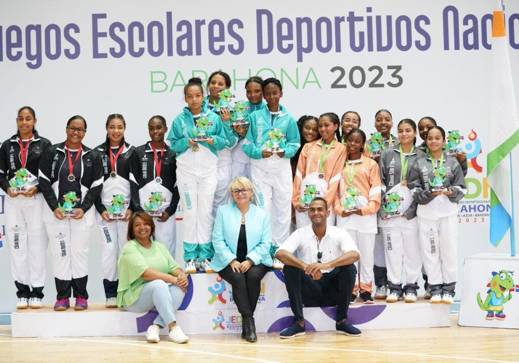 Metropolitana sigue en la cima juegos escolares - Tour Atabex